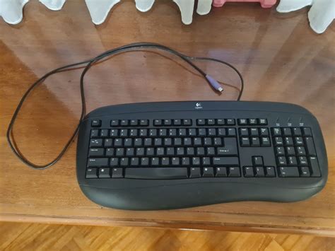 Ps 2 Logitech Easy Keyboard Deluxe Computers And Tech Parts And Accessories Computer Keyboard On