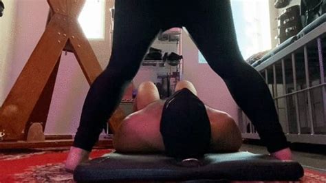 Mistress Xenas Facesitting Workout Hoodmans Hijinks Clips4sale
