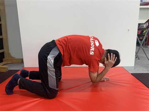 胸郭を広げるストレッチエクササイズ3選 マタドールストレッチ