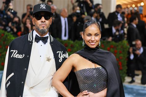 Who Is Alicia Keys Husband Meet Record Producer Swizz Beatz Life