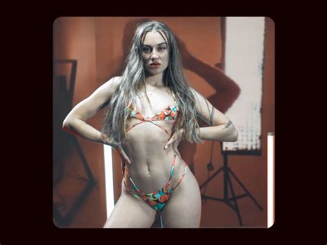 Olivia Baselga Me gusta enseñar bastante el culo