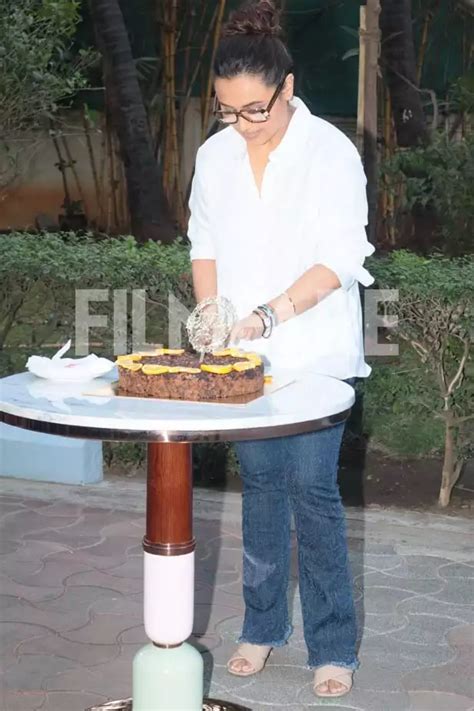 Rani Mukerji Cuts A Cake At Her Pre Birthday Celebrations With The