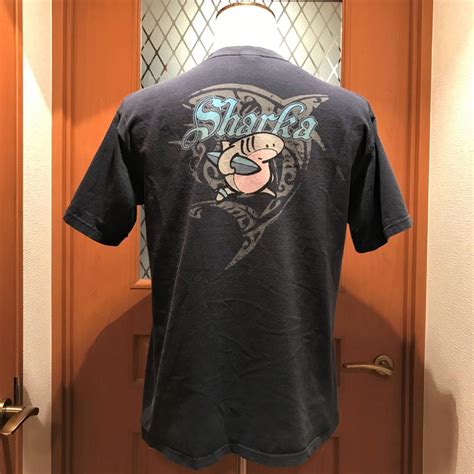 メンズ【美品 Us Crazy Shirt Sharka】シャーカ ロゴ T M メルカリ