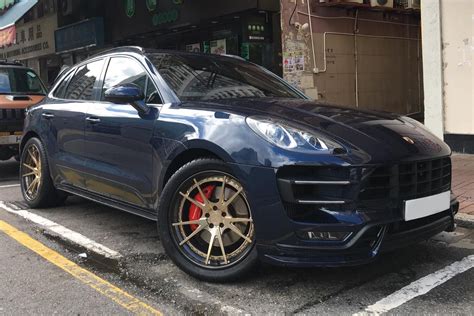 Porsche Macan Turbo Blue With Modulare S31 Aftermarket Wheels