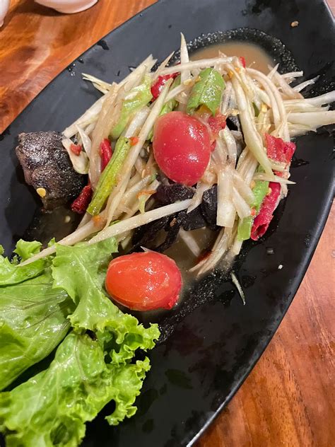 จิ้มจุ่มยักษ์ ร้านอาหารอีสานบรรยากาศหลักล้าน😋😋😋 แกลเลอรีที่โพสต์โดย