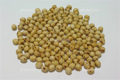 煎り大豆 焼大豆 豆菓子 写真素材 6514303 フォトライブラリー Photolibrary