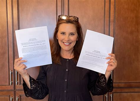 Gov Whitmer Signs Ban On Lgbtq Conversion Therapy