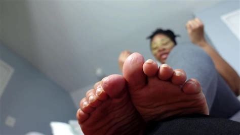 预览 Pov 踩踏大臭脚下的羞辱
