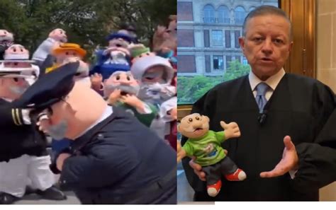 La Suprema Corte Explica Si Es Ilegal Lanzar Peluches Del Dr Simi En