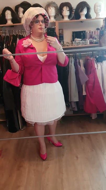 Christina Dyvon Elegant Crossdresser In Pink Curlers Youtube