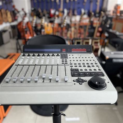 CONTROLADOR CONSOLA MACKIE MCU PRO UNIVERSAL SURFACE Tienda Musical Ecuador