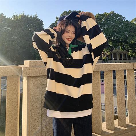 마리그램 그린 스트라이프 도톰 카라넥 오버핏 맨투맨 Pk 폴로 카라 줄무늬 오버사이즈 루즈핏 보이프렌드 크게 입는 맨투맨 가을 긴팔 티셔츠 롱 맨투맨 레깅스 코디 하의실종