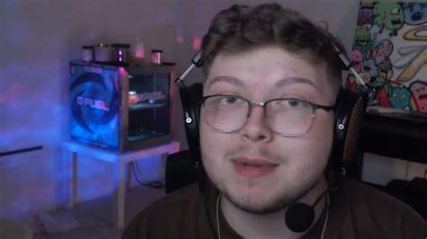 Warzone Pro Aydan Calls La Thieves Cdl Skin “op” In Throwback Roze