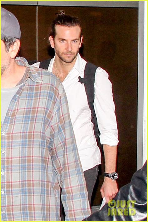 Bradley Cooper Shirtless After Brazil Arrival With Hangover Guys Photo 2879431 Bradley