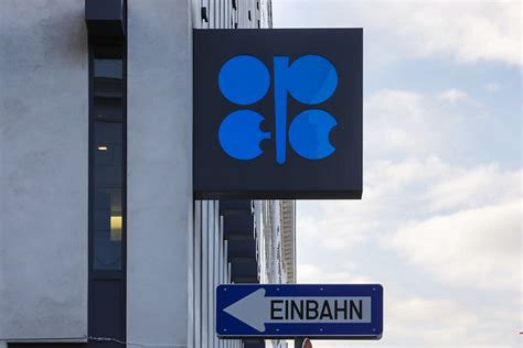 Opec＋解除減產令 油價嚇跌 全球財經 工商時報