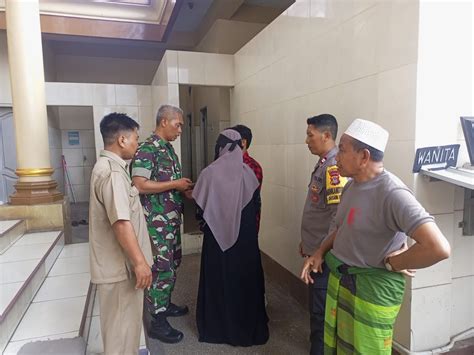 Diduga Mesum Di Kamar Mandi Masjid Sepasang Kekasih Dibawa Ke Polsek