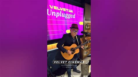 解锁 戏院唱歌herogohmusic Commercialbusking 驻唱 驻唱歌手 驻唱吉他手 现场演唱 吉他彈唱