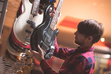 How Many Strings Does A Bass Guitar Have ~ Bass String Buying Guide