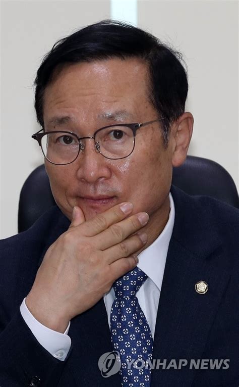 홍영표 당대표 선거 불출마 선언 연합뉴스