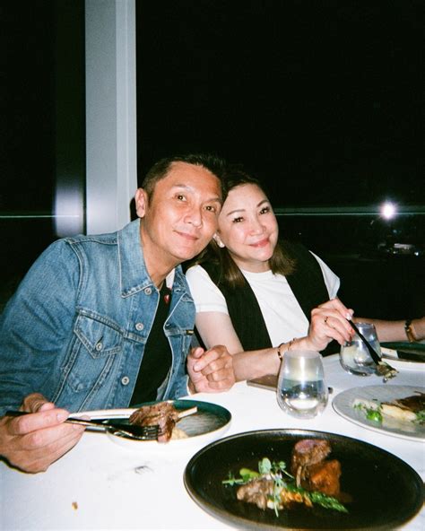 關禮傑老婆生日關楓馨晒溫馨家庭照！34年前結婚有星級兄弟團 婚後獲老公贈物業名車 星島日報