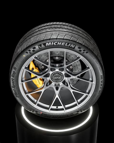 Roman Tikhonov Michelin Pilot® Sport Cup 2 • R 325 30zr21 108y