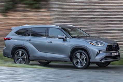 Toyota Highlander 2021 Cambios en la información km77