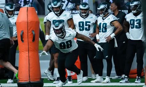 Philadelphia Eagles Vs New England Patriots Coach Sean Desais