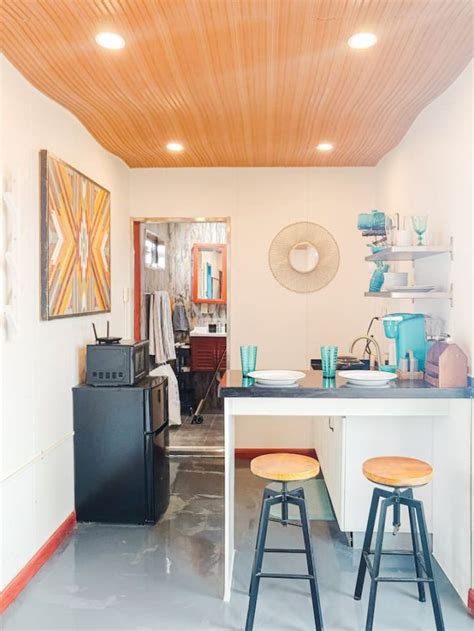 Une Maison Container à La Façade Rouillée Et à L Intérieur Design
