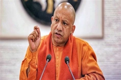 Cm योगी को बम से उड़ाने की धमकी पुलिस कंट्रोल रूम में आए कॉल से मचा
