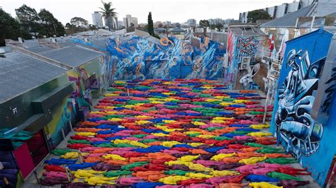 Artist Spencer Tunick Has Revealed The Multi Coloured Images From
