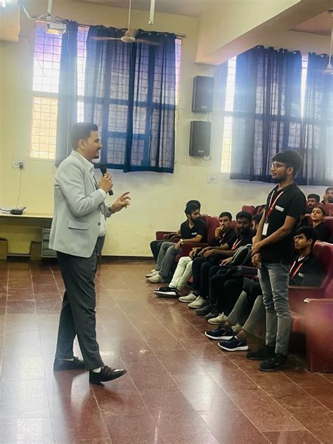 Techlive Solutions On Linkedin Techlivesolutions Reactjs Nodejs Workshop Mmuuniversity