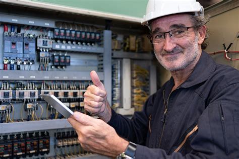 Techniques For Controlling Voltage In Power Systems Schneider Electric