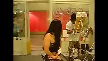 Monica Santhiago Actriz Porno siendo Pintada por el Pintor La forma de pago será en la Pintada