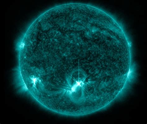 Powerful X Class Solar Flare Erupts From Sun Nasas Solar Dynamics