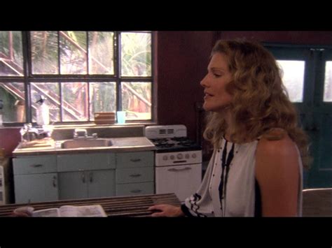 Голая Хелфер в Burn Notice