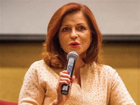 The Identity Politics Crowd Loses Maureen Dowd