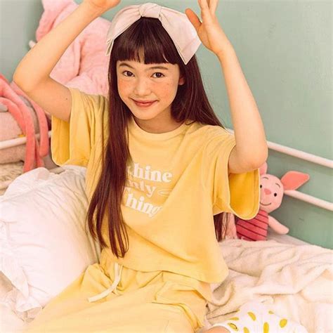 Design K 요렇게 화사한 방을 꾸미고 화사한 초딩 언니 차림으로 지내고 싶네요 Brand