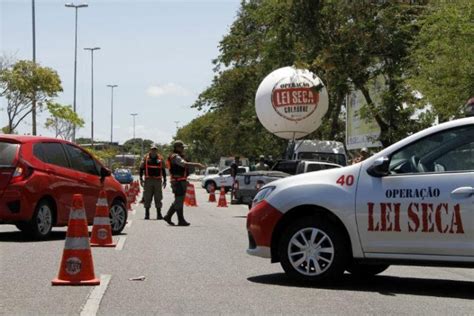 Detran realiza blitz educativa para conscientização dos motoristas