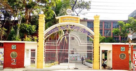 পরীক্ষার হলে শিক্ষার্থীদের মোমবাতি ও চার্জলাইট আনার পরামর্শ প্রথম আলো