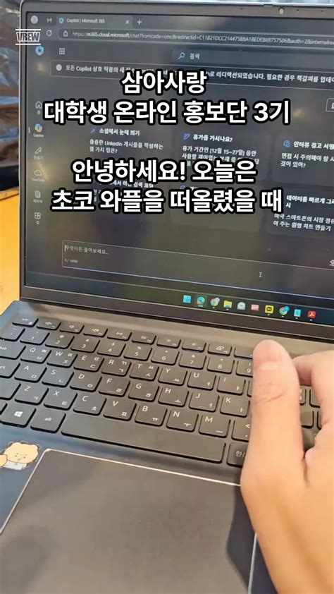 드라이브스루 딸기덕후들 모여라🍓 더 벤티 딸기 15 시즌 메뉴 등장 🩷 딸기쿠키프라페 부드러운 바닐라상큼한 딸기바삭한 쿠키가 한 잔에🤍 🥥 딸기코코넛프라페 고소한