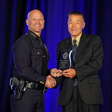 Friends Of Dallas Police Honors Officers Employees People Newspapers