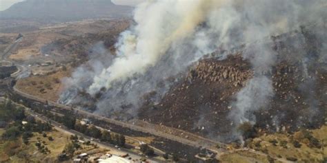 Incendio Forestal Combaten El Fuego En El Cerro El Tepopote En
