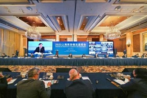 2022年上海经济总量继续保持全国经济中心城市首位，今年将全力恢复和扩大消费 发展 商务