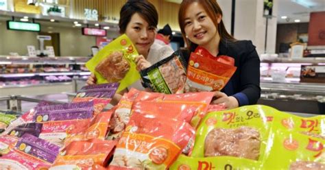 맛있는 오리고기 먹는 오리데이