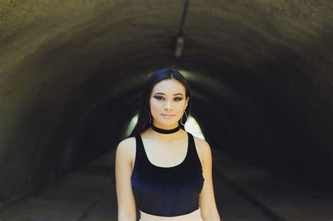 How To Wear A Choker Necklace Dos And Donts Himalaya Jewelry