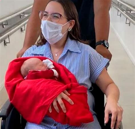 Nasce Primeiro Filho Da Ex Noiva De Gabriel Diniz Karoline Calheiros