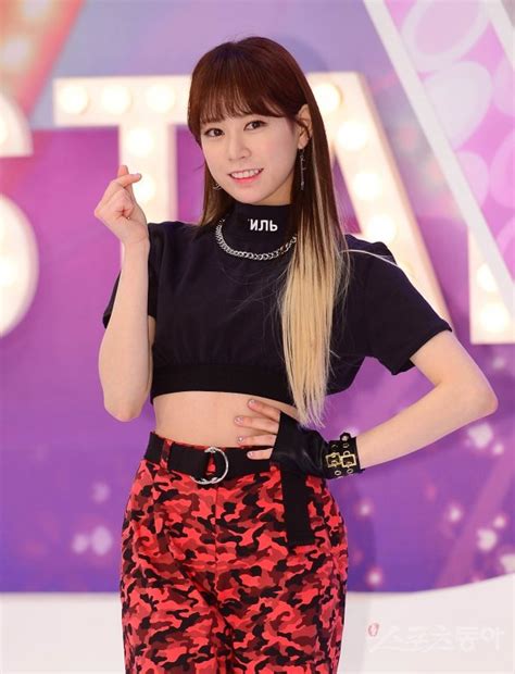 [포토] 보라 ‘상큼한 손하트｜스포츠동아