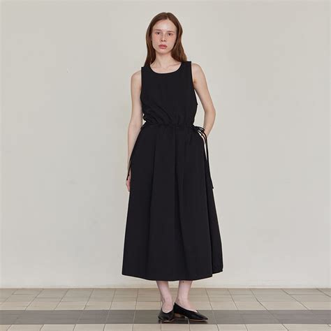 드로스트링 슬리브리스 롱드레스 블랙 감도 깊은 취향 셀렉트샵 29cm