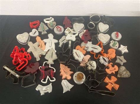 Assorted Cookie Cutters Isabell Auction