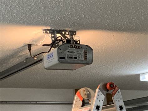 Garage Door Opener How Do I Remove The Cover On Chamberlain 9300